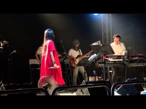 萬芳 Gloomy Salad Days(死神少女主題曲) 高雄駁二 2012/10/13(19)