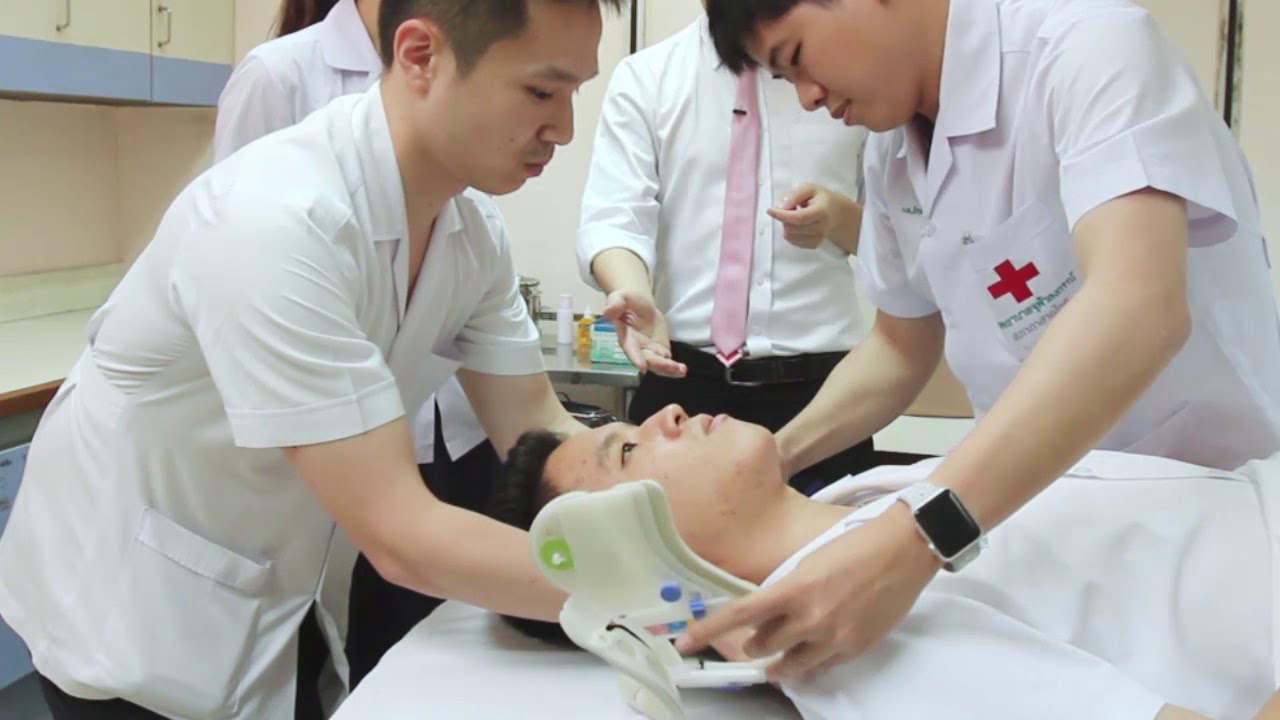 Restriction of cervical spine motion - YouTube
