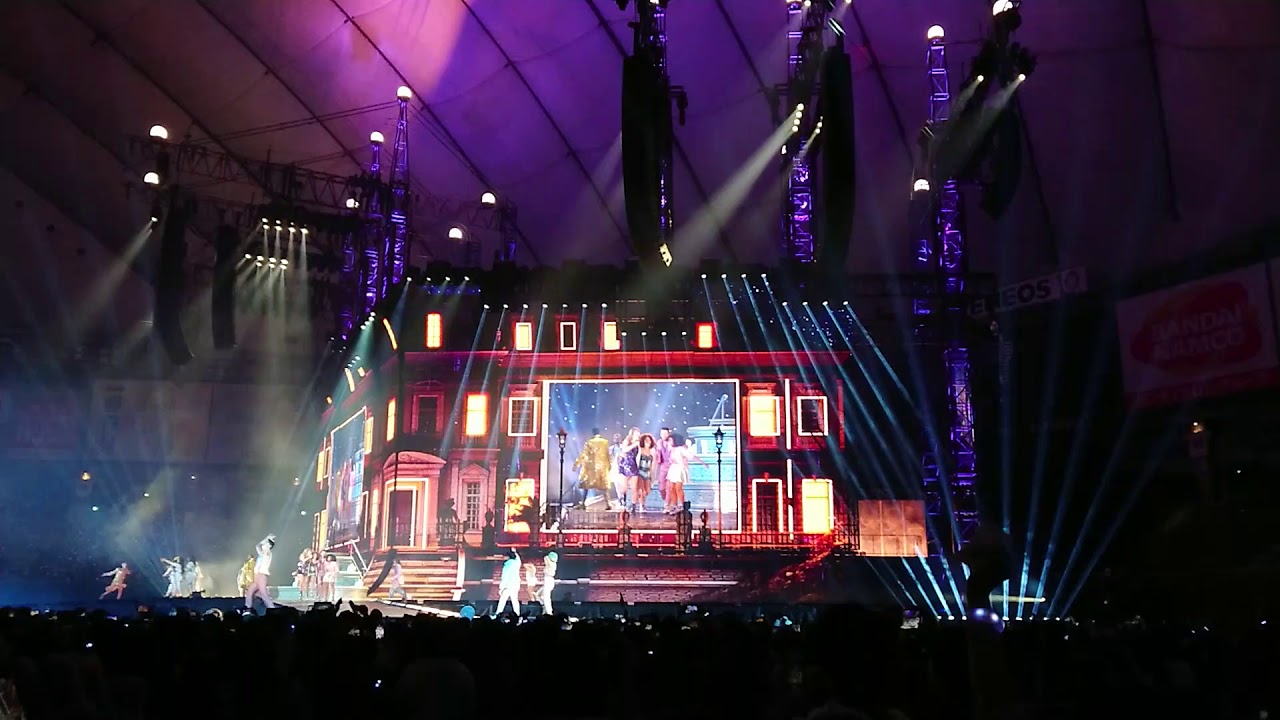 TAYLOR SWIFT reputation STADIUM TOUR in Japan (TOKYO DOME) 21/11/2018 ...
