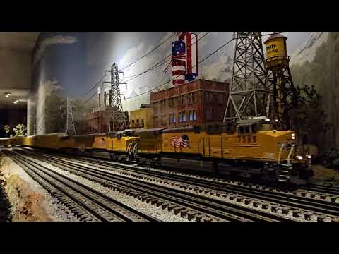 MTH UP Union Pacific AC6000 With Atlas O Multi-Max, Lionel Auto Rack San Diego 3-Railers 07-23 ...