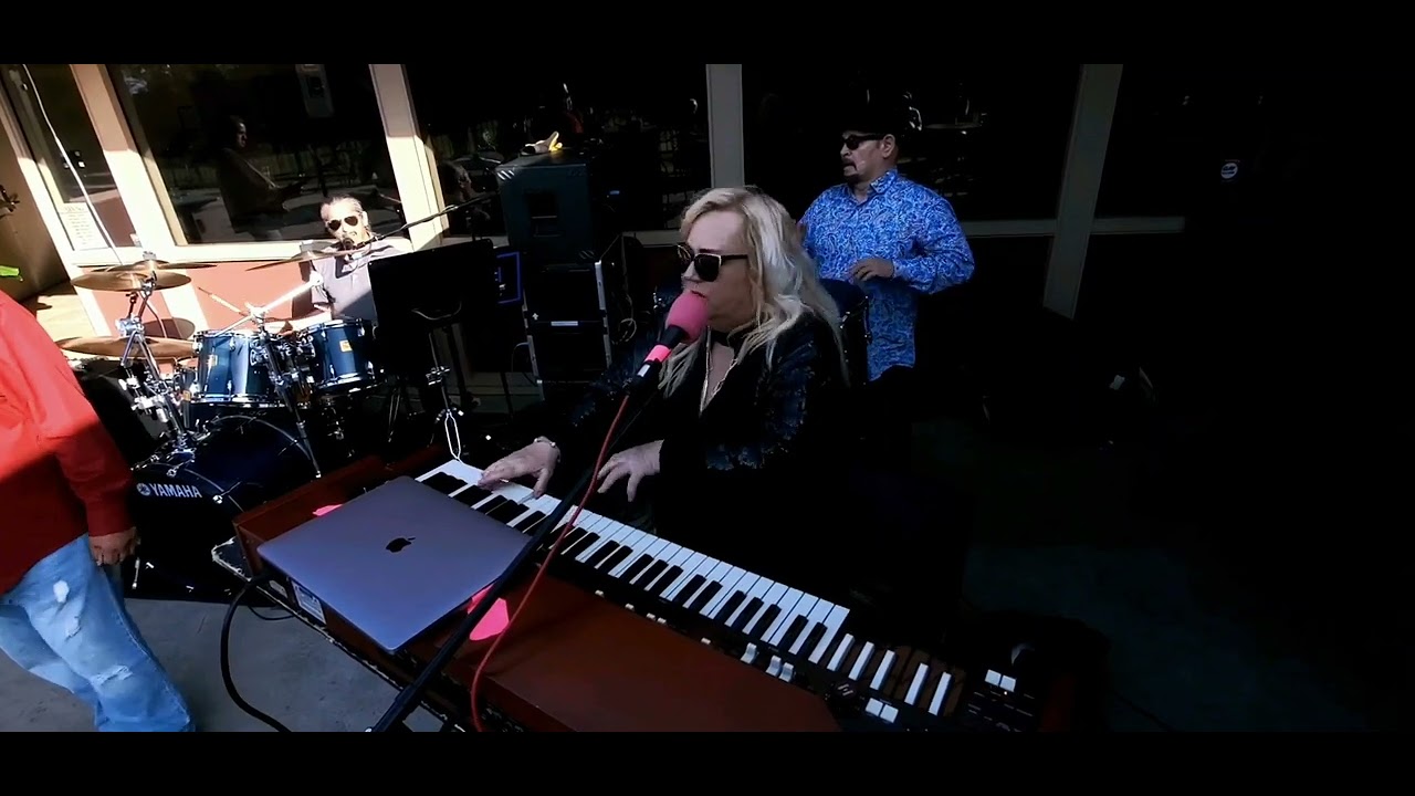 Evil Ways covered by Funkin' Around Band - MACARA RESTAURANT 5-7-2023 ...