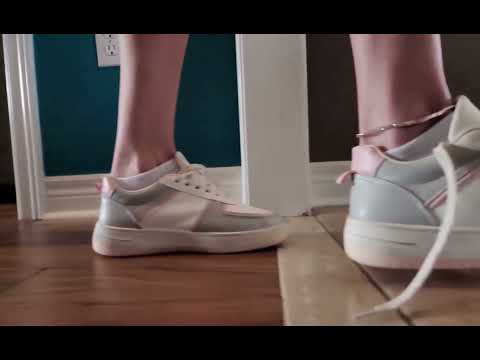 Giantess Stephanie M  Unaware