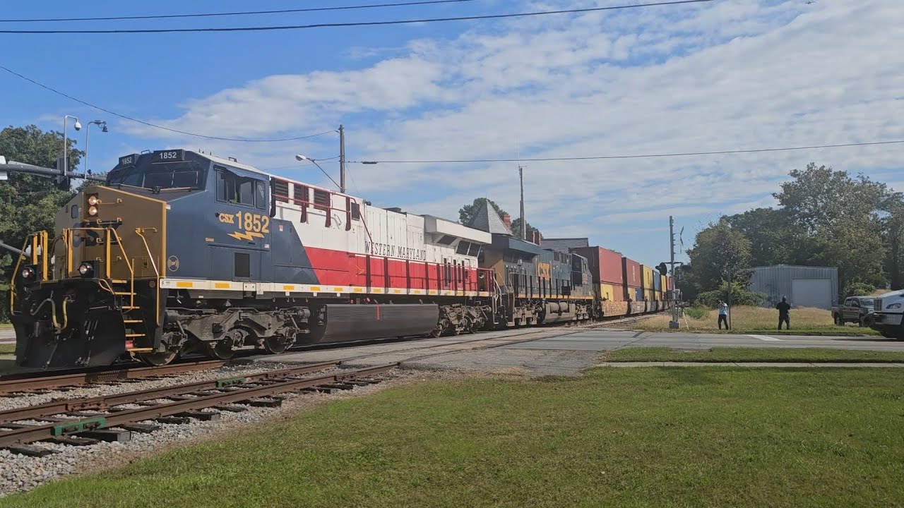 CSX L246 with the 1852 Western Maryland in the lead - YouTube