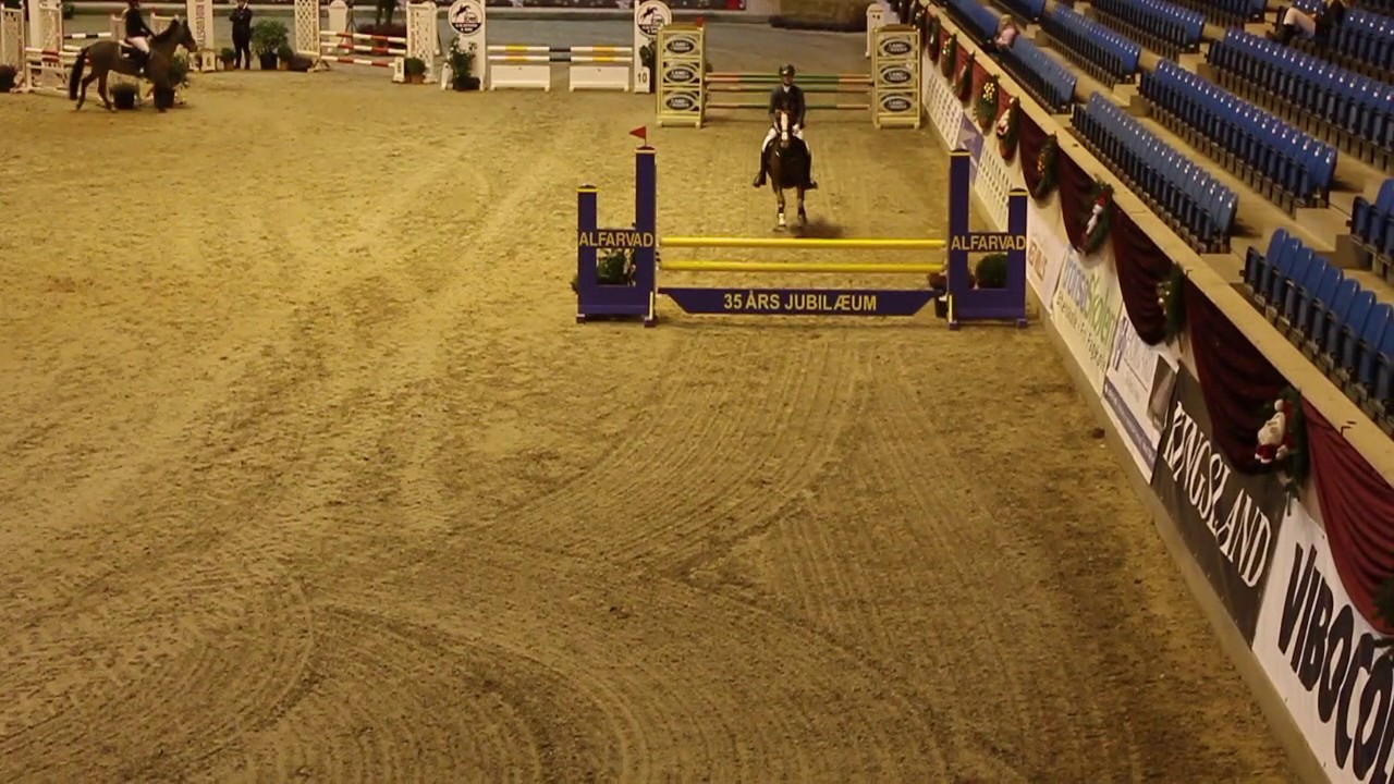 Cairo & Sofie Hager - Warm Up 2016 LA/MB - YouTube