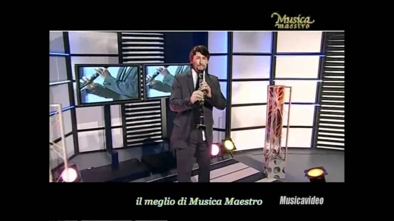 PASSEGGIANDO PER BROOKLYN eseguito da William Monti - YouTube