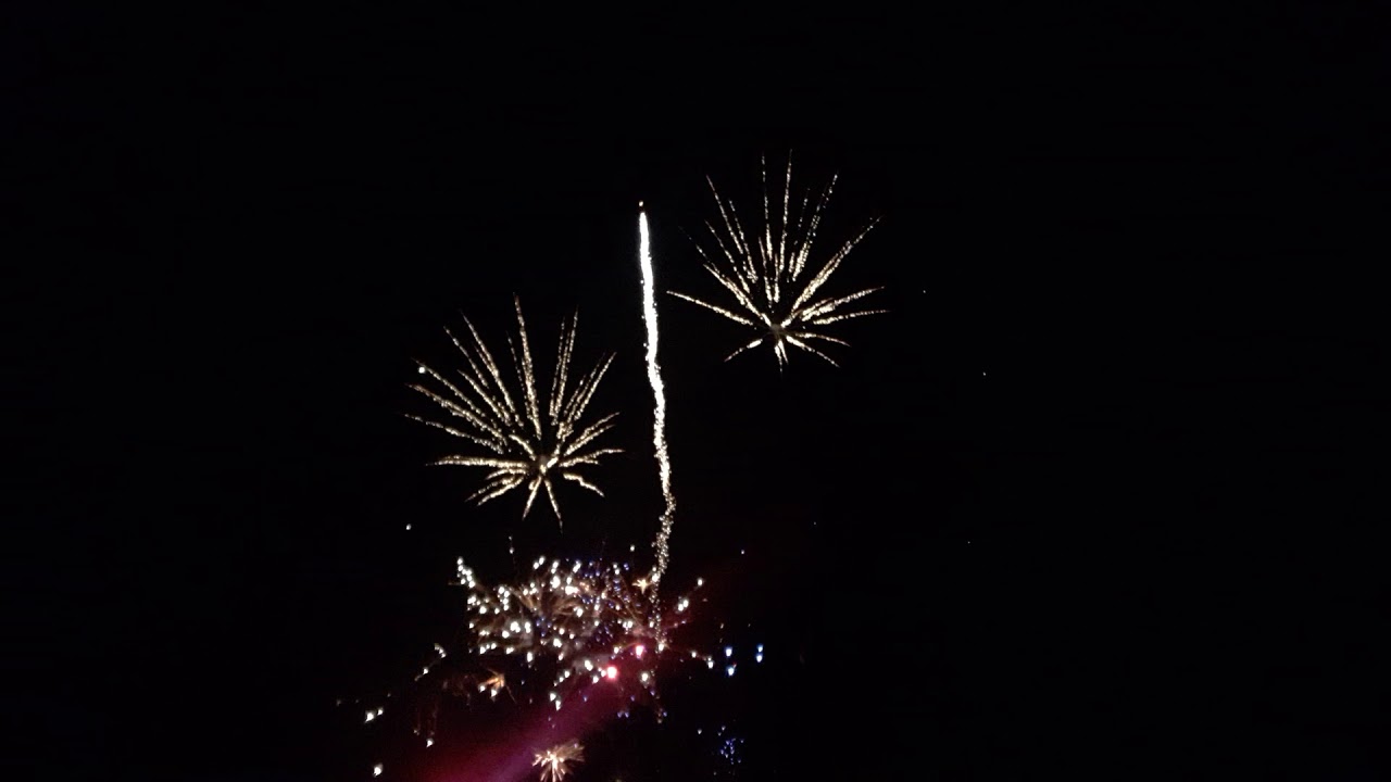 St Ives Cornwall New year 2018 fireworks - YouTube