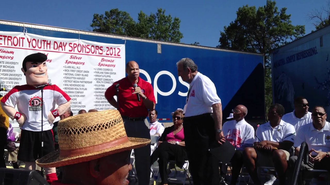 Coach McCallum Speech At 30th Annual Detroit Metro Youth Day - YouTube