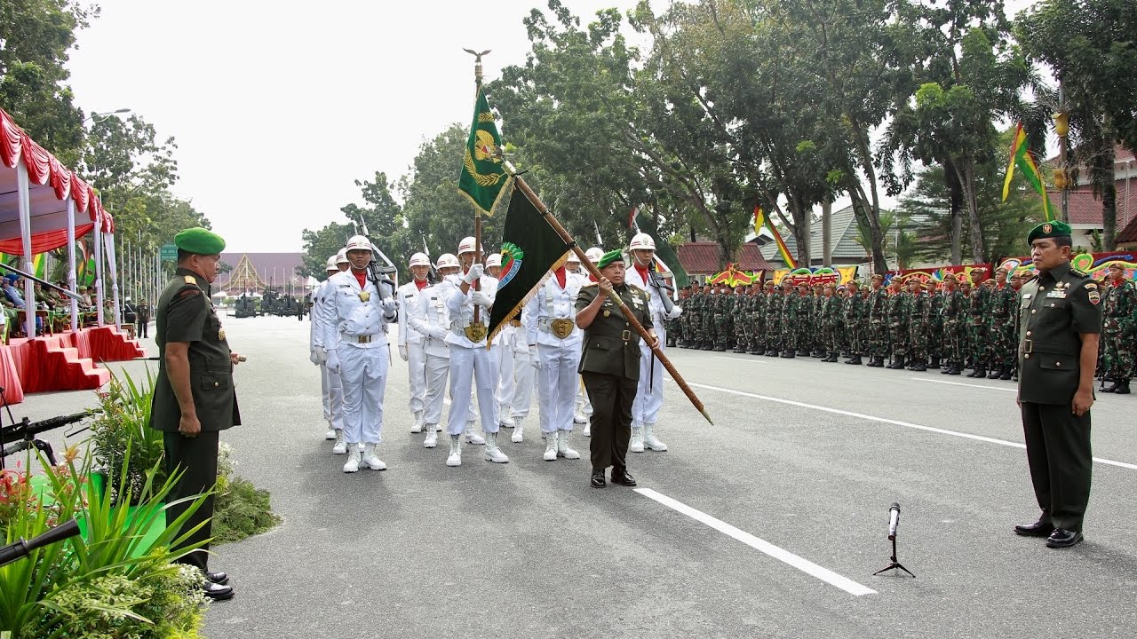 SERAH TERIMA JABATAN KOMANDAN KOREM 031/ WIRABIMA Th. 2017 - YouTube