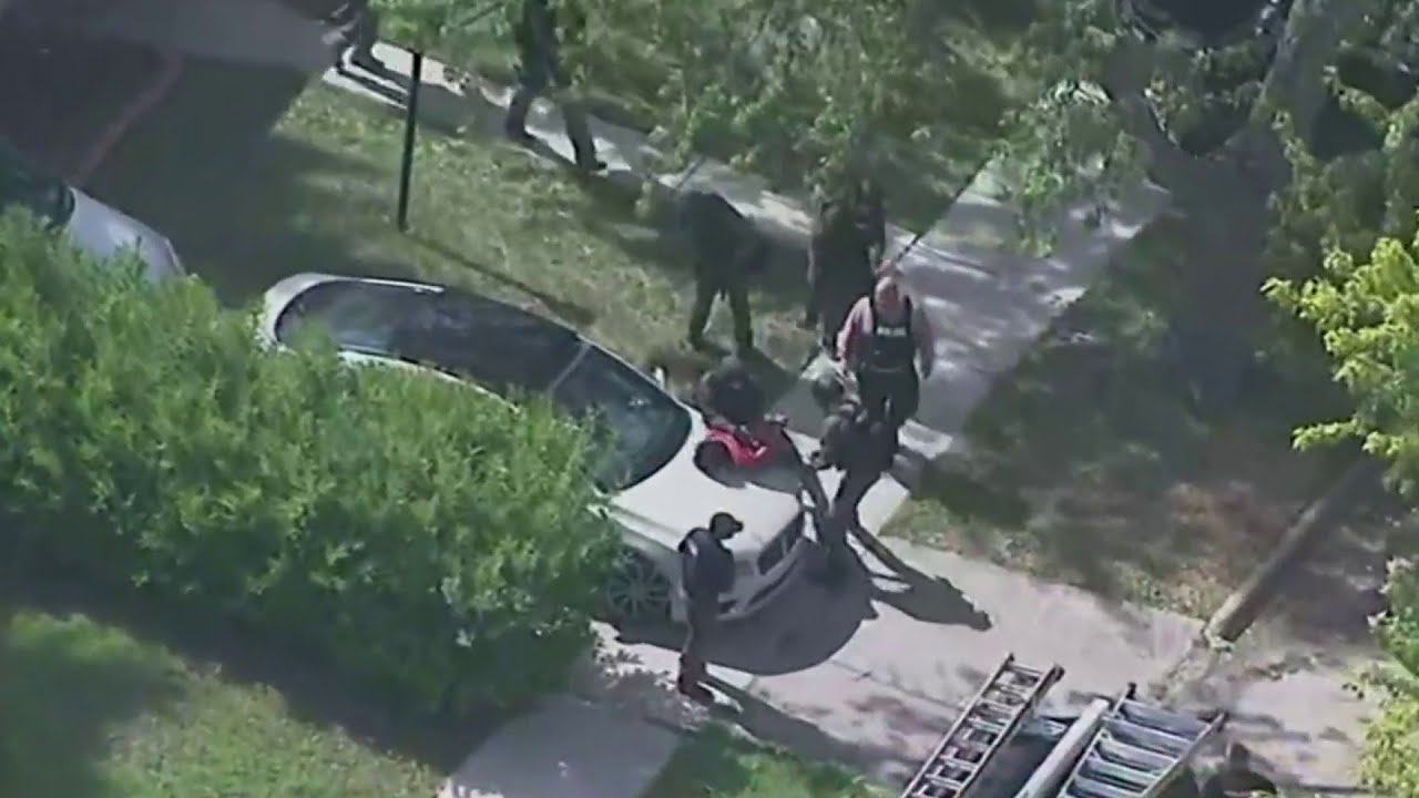 Barricaded situation ends with arrest in Harper Woods - YouTube