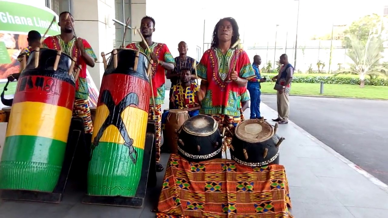 Obonu Drumming Display by Djoomo Dance Theater at Kimpenskii Hotel ...