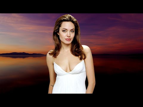 Angelina Jolie's Iconic Bikini Pics