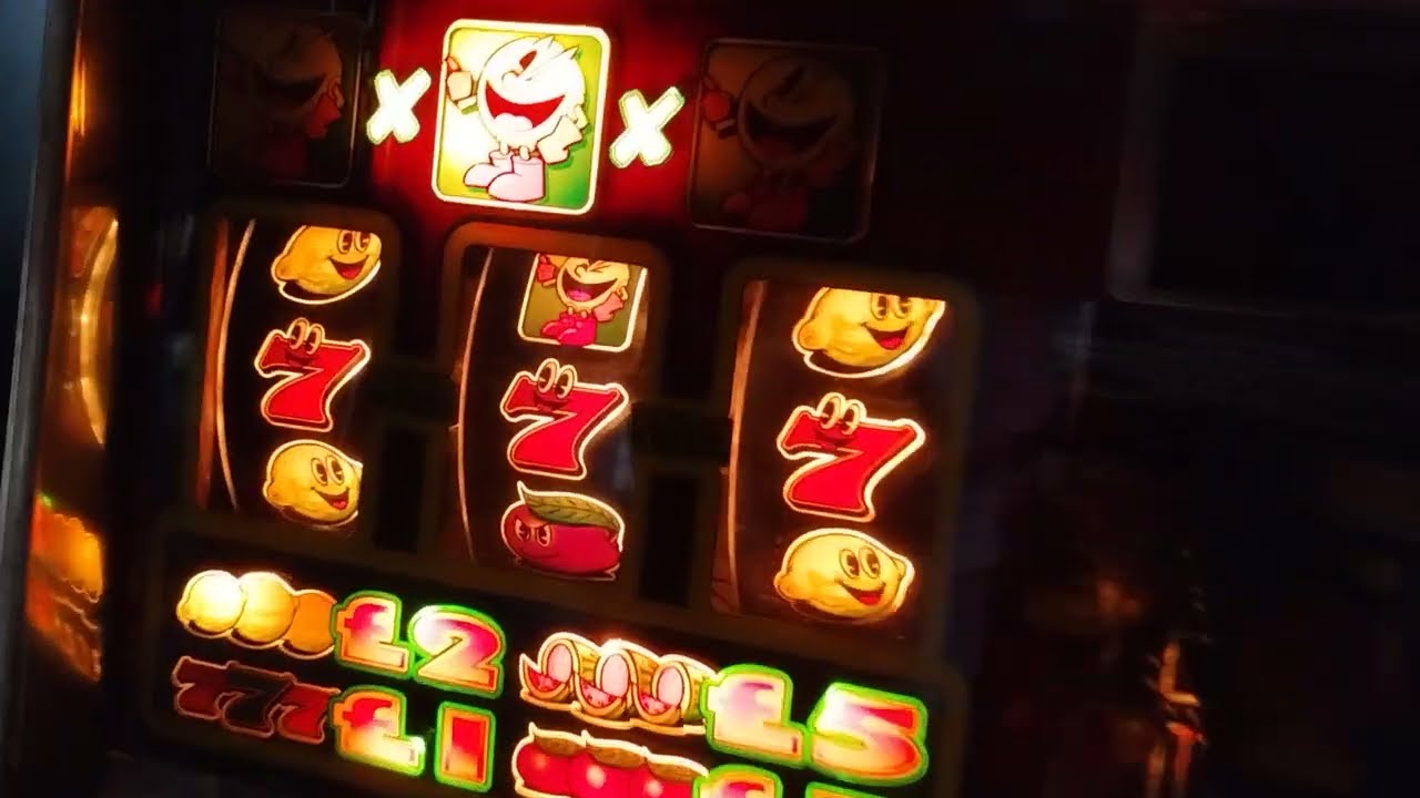 Pac man fruit machine hold on jackpot . I've got a big red one 😂 - YouTube