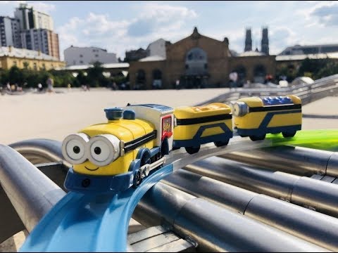 Tomy Plarail Despicable Me Minions Talking Train visit Gare Thiers ...