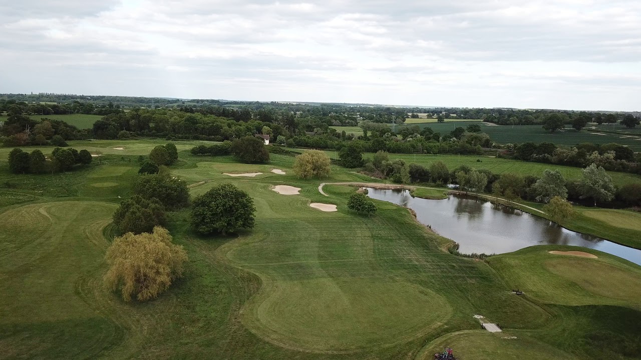 The 14th Wokefield Park Golf Club 600yards Par 5 Stroke Index 1 fly ...