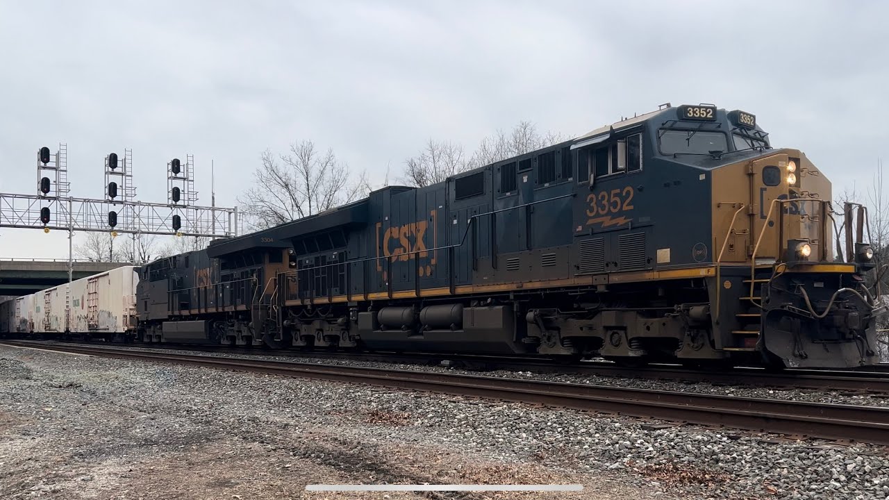 CSX intermodal southbound! - YouTube