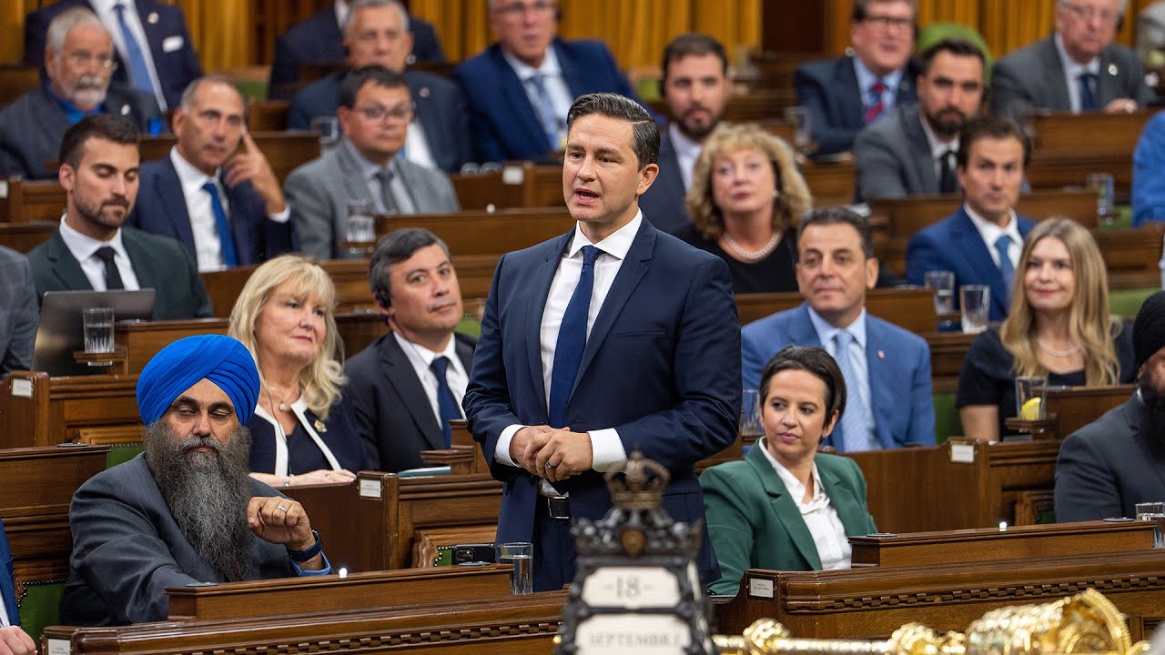 Trudeau embarrasses Canada - YouTube