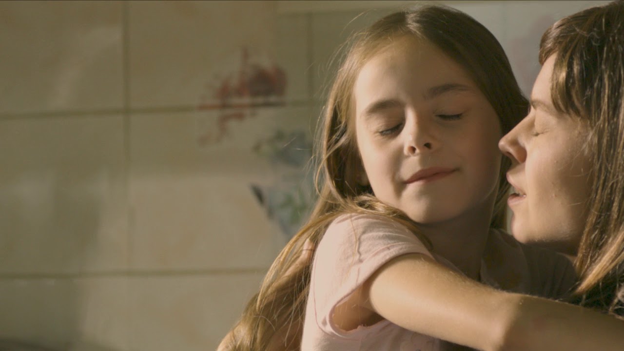 Mama - Trailer - YouTube