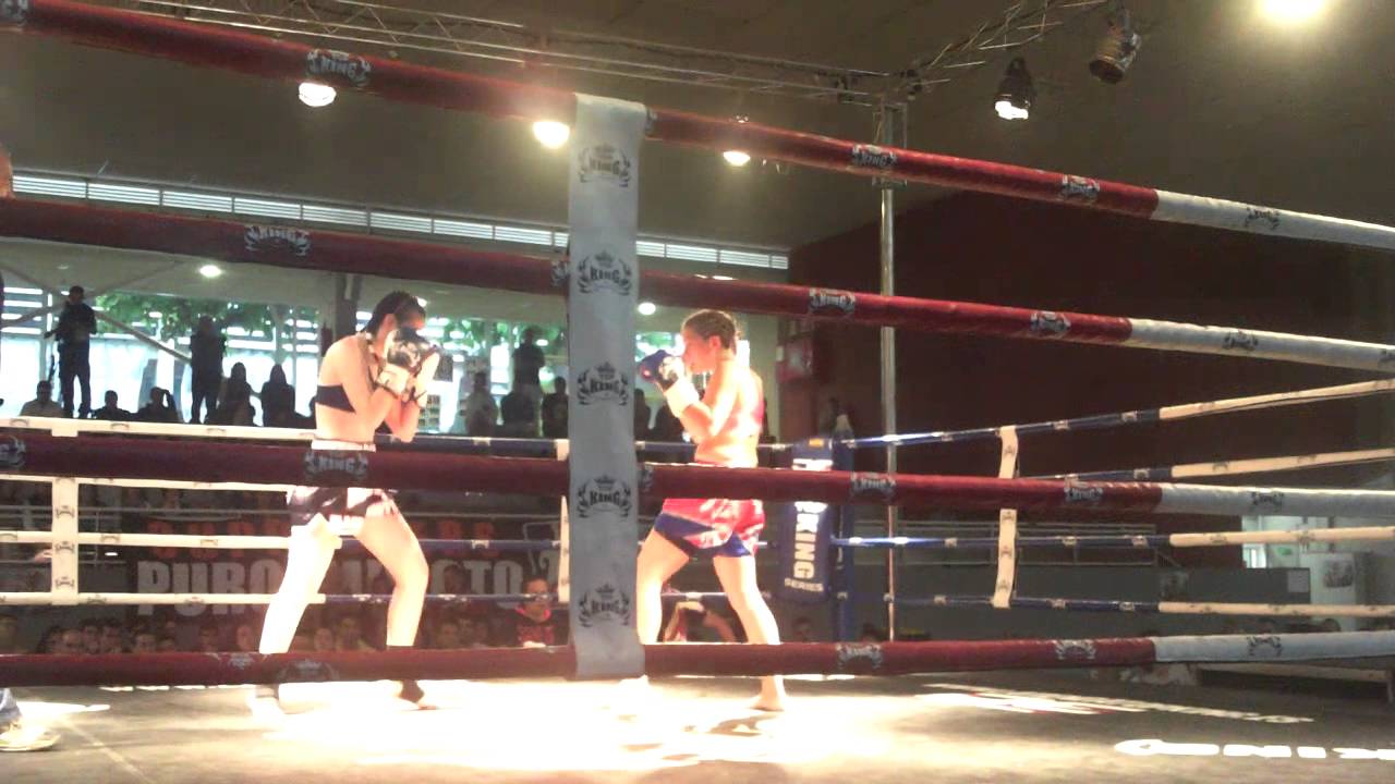 Queen of Queens, Marta Brañas vs Victoria Lomax 3Round - YouTube