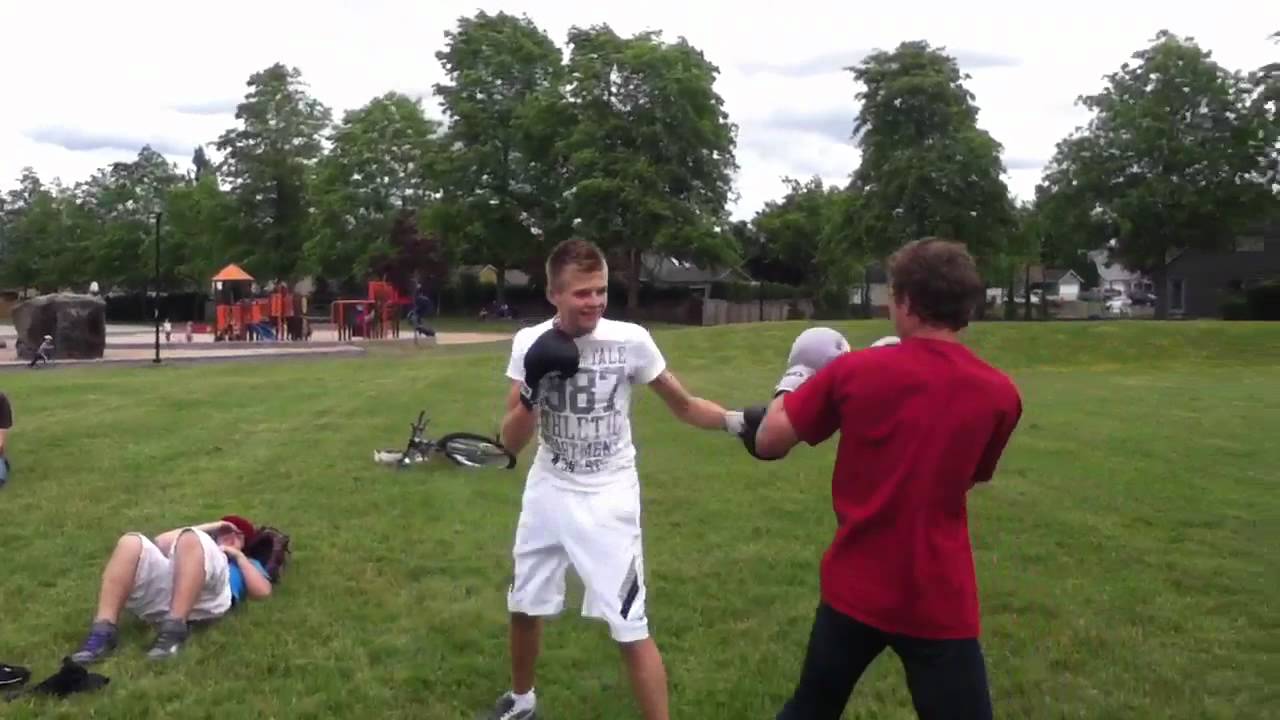Park fight - YouTube