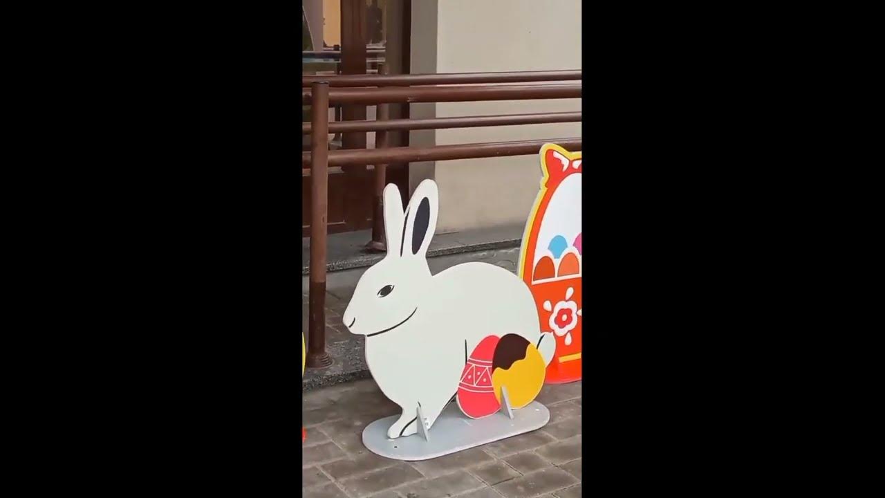 Пасхальные фотозоны возле торгового центра в Барановичах - YouTube