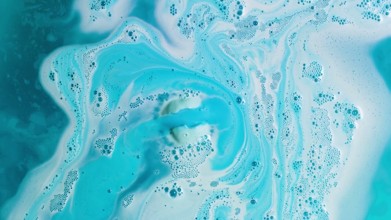 LUSH Bath Bomb: Snow Drift ( Christmas Exclusive ) - YouTube