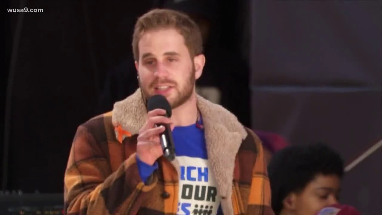 Hamilton creator Lin-Manuel Miranda & Ben Platt perform at MARCH FOR ...