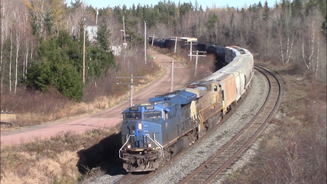 Big Blue Leader! GECX 2037 Leads Freight Train CN 507 at Springhill ...