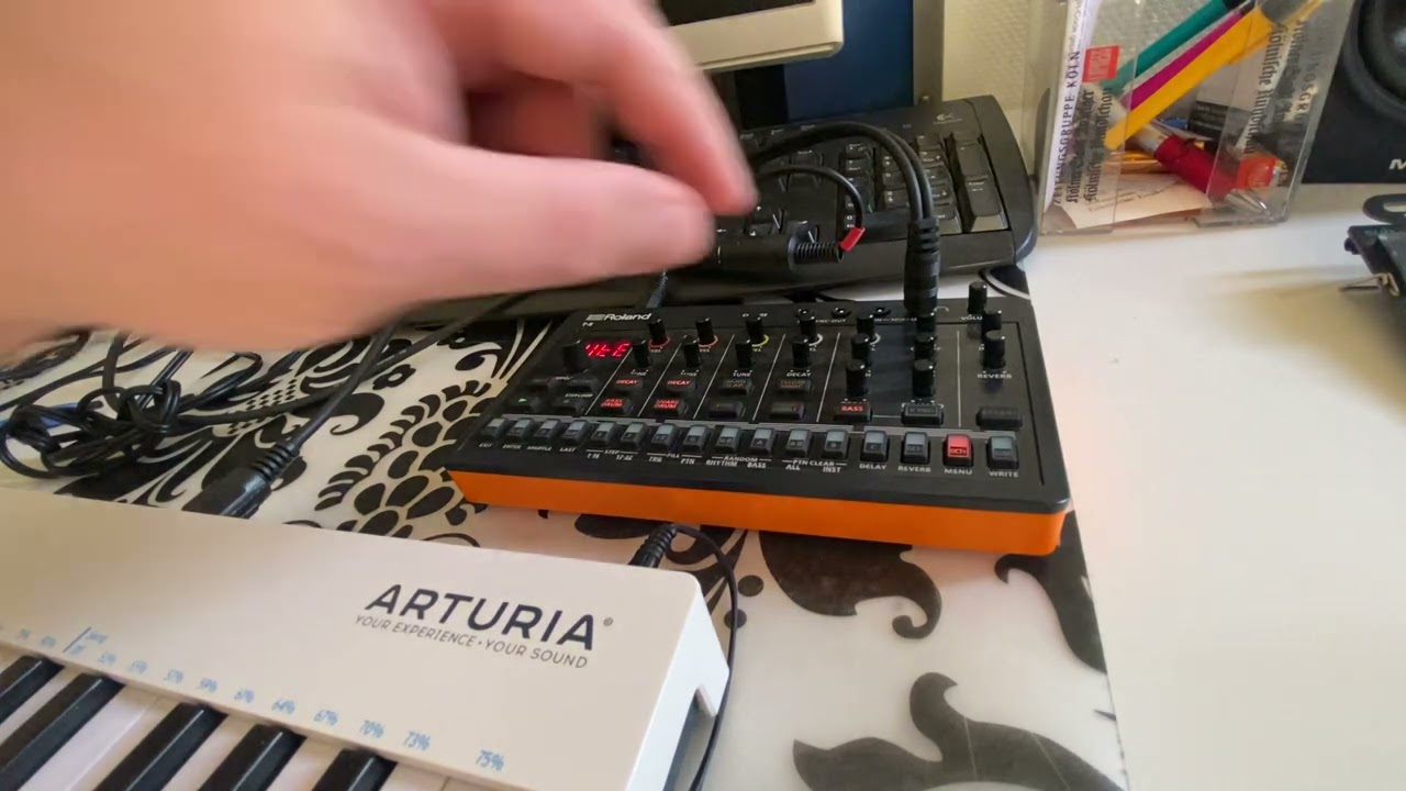 Roland Aira T8 / Arturia Keystep- Jam to Jupiter - YouTube