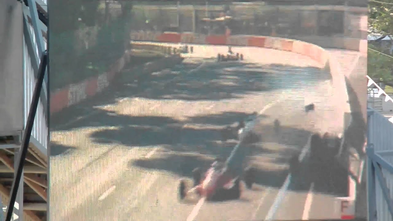 Formula Ford Crash at Clipsal 500, Adelaide 2011 - YouTube