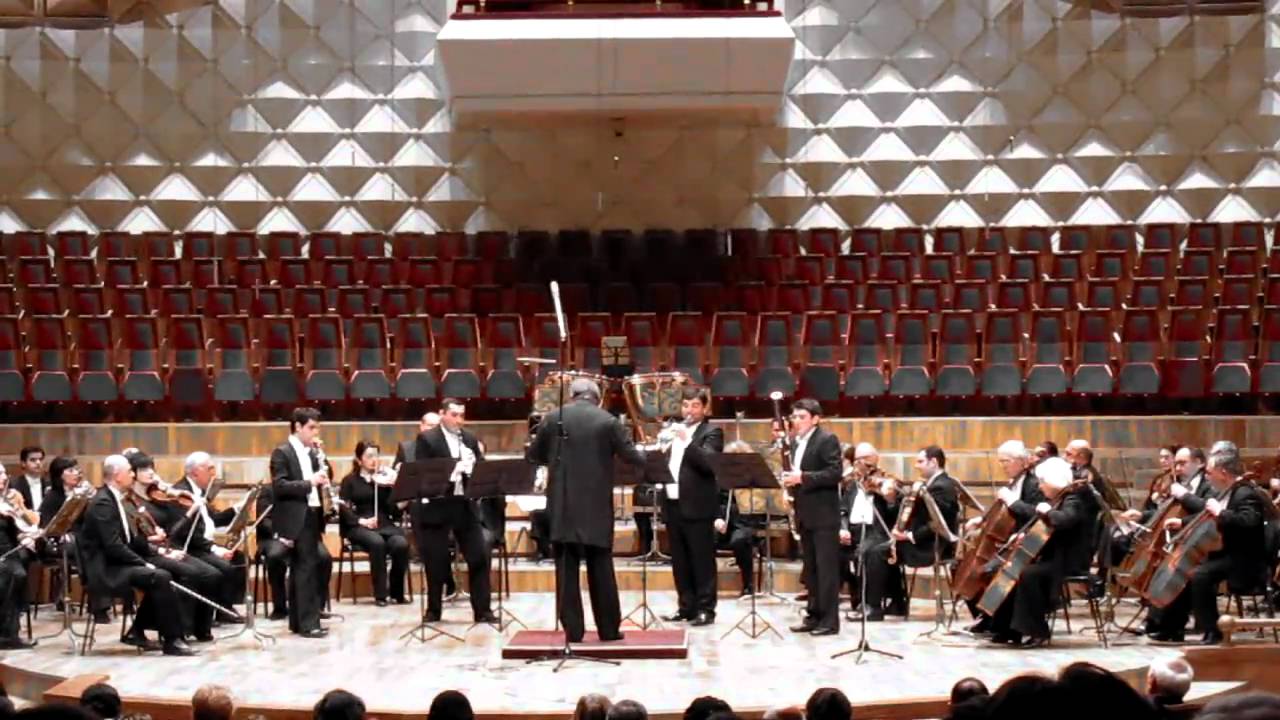Mozart Concertante for winds and orchestra - YouTube