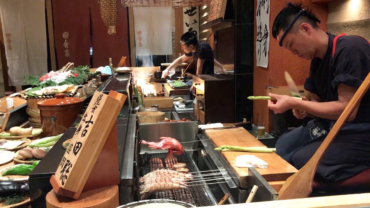 The2Woodies - JAPAN: INAKAYA RESTAURANT in TOKYO - YouTube