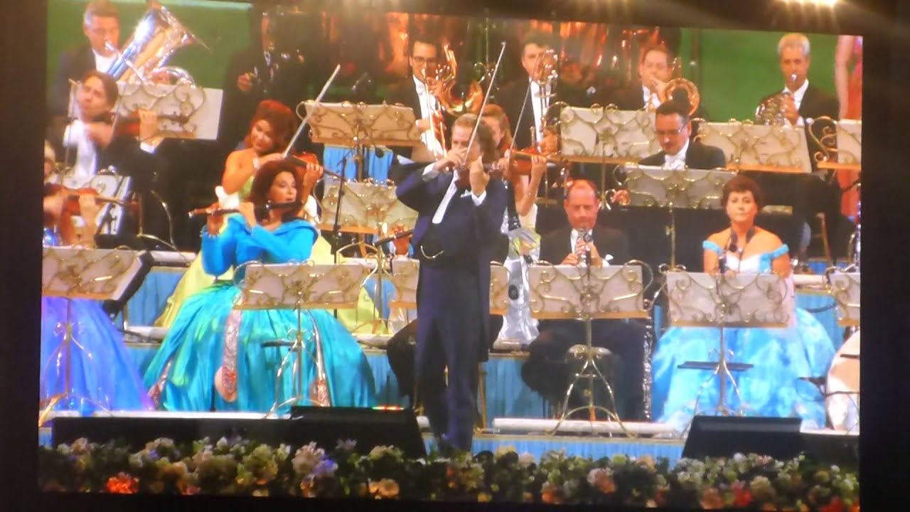 André Rieu Second Waltz en Lima Peru 2015 - YouTube