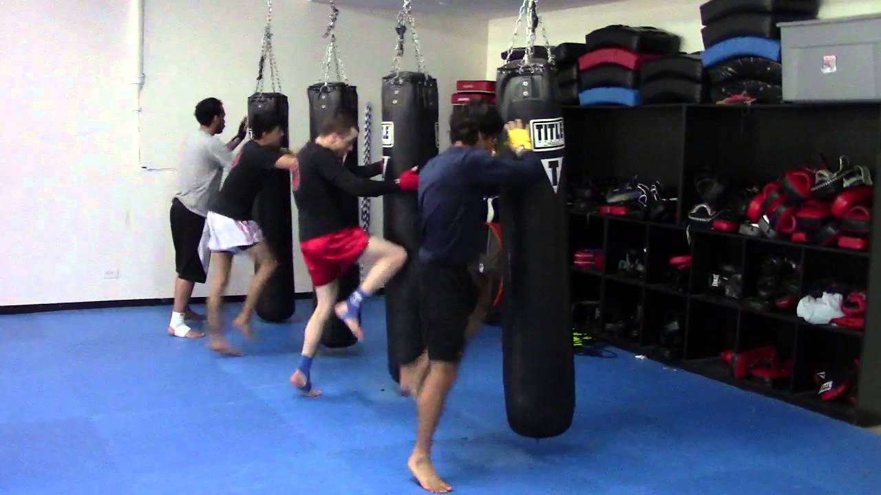 Chicago Muay Thai Kickboxing Club Skip Knee Drill - YouTube