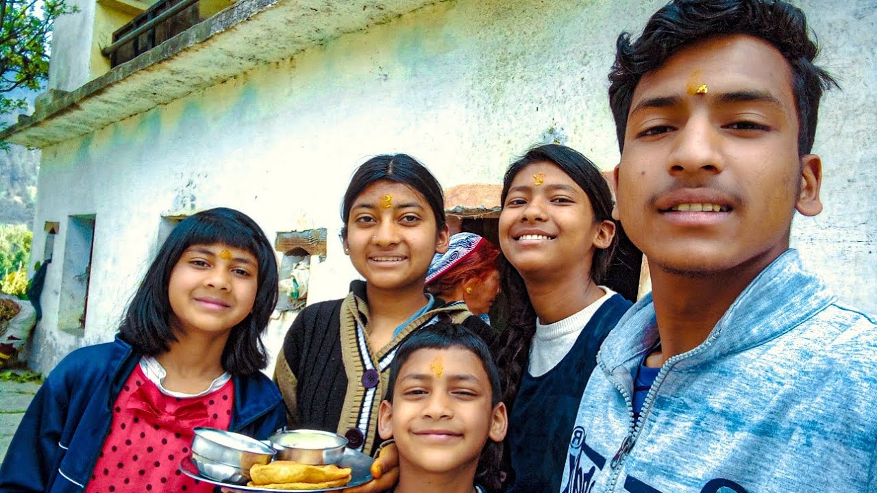 Pahadi lifestyle vlog : घर मै आया एक छोटा मेहवां☺।। Pure दिन मेहनत or ...