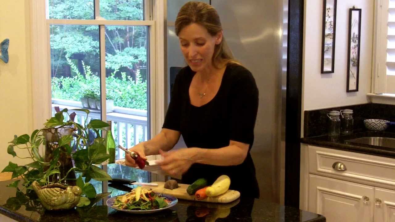 What's in Dr. Sherri's Kitchen? Kitchen Tool | HealthE Coaching - YouTube