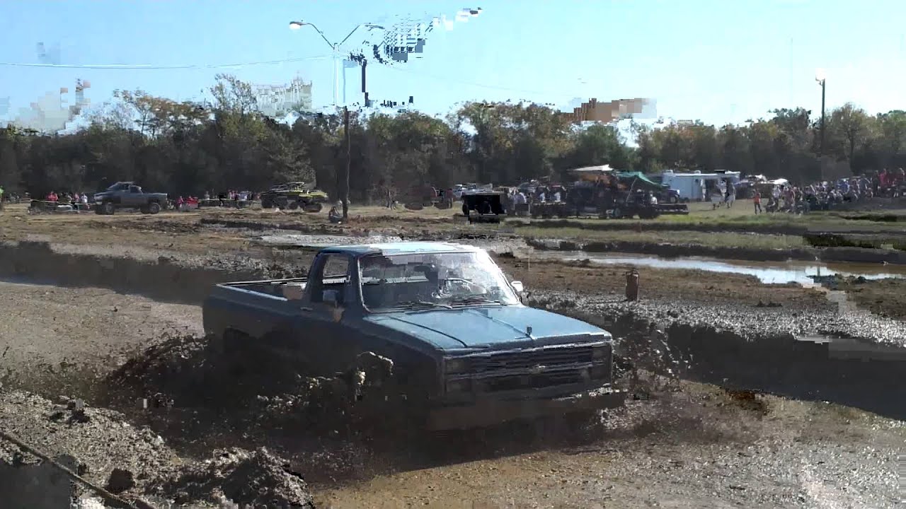 Mud racing at Poteau Ok balloonfest - YouTube