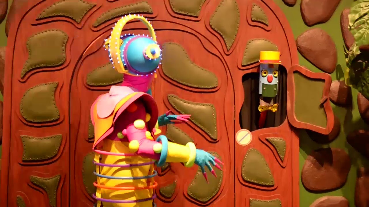 Etevaldo na exposição Castelo Ratimbum - YouTube