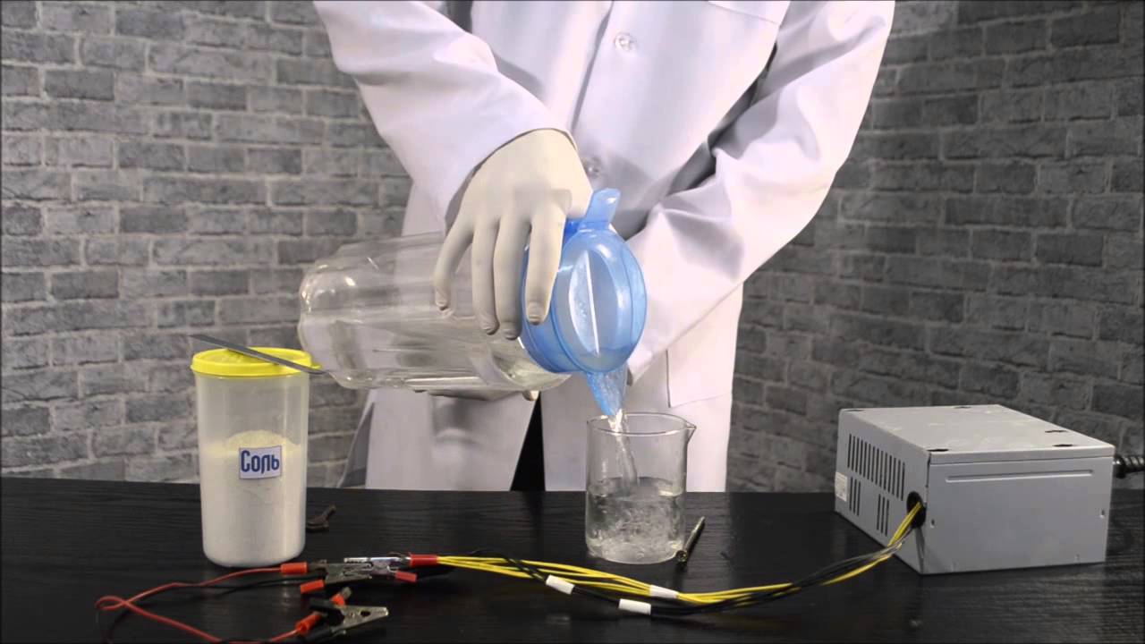 Электролизная очистка металлических предметов/Electrolytic cleaning of ...