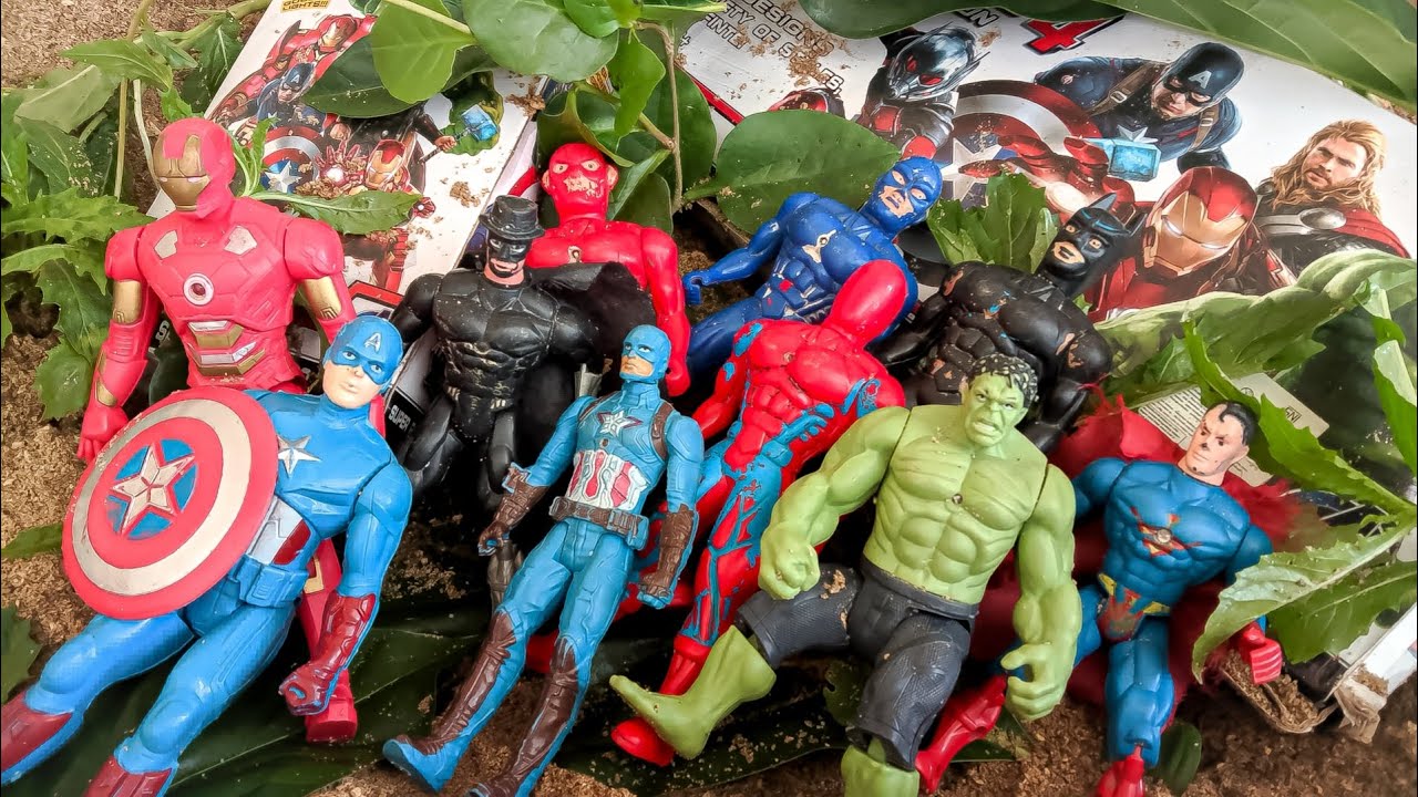 Hunting Superhero Avengers Menemukan Mainan Superman, Hulk, Ironman ...