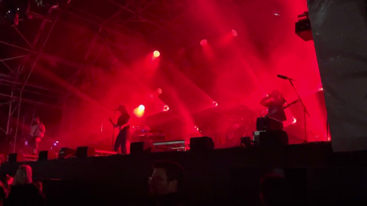 Manchester Super Reds No 1 Fan Don Broco Live @ Slam Dunk - YouTube