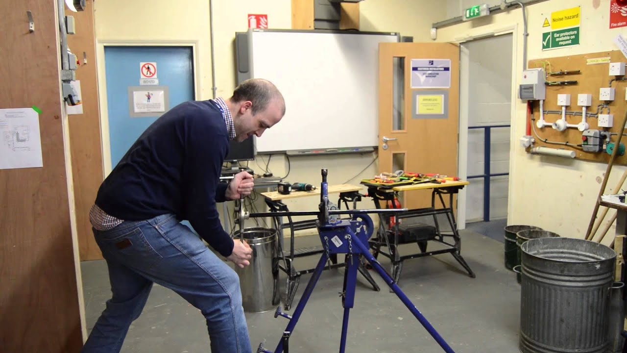 Threading Metal Conduit - YouTube