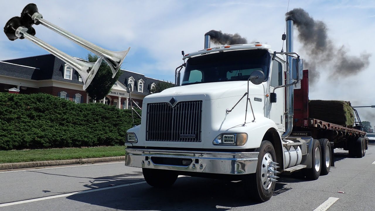 Trucks honking for 3 minutes straight #8 | 4K - YouTube