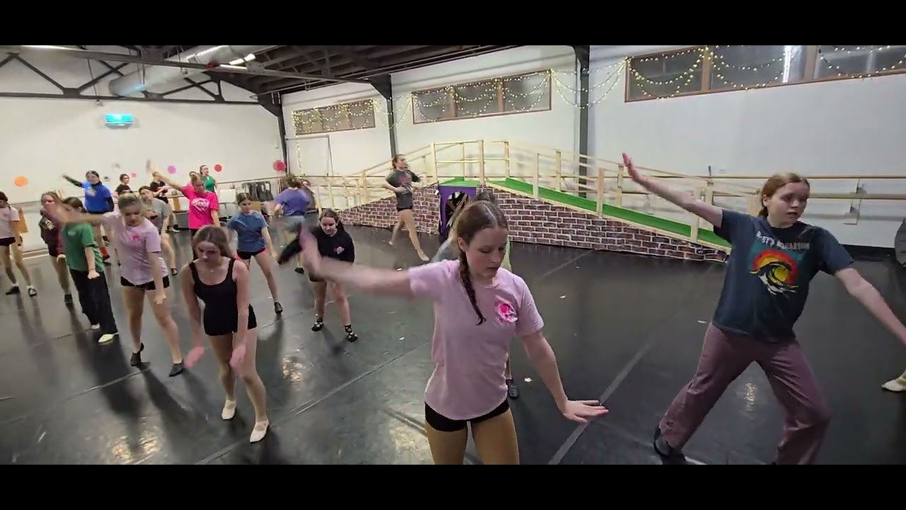 Viiolet Oompas Feb 26 - YouTube