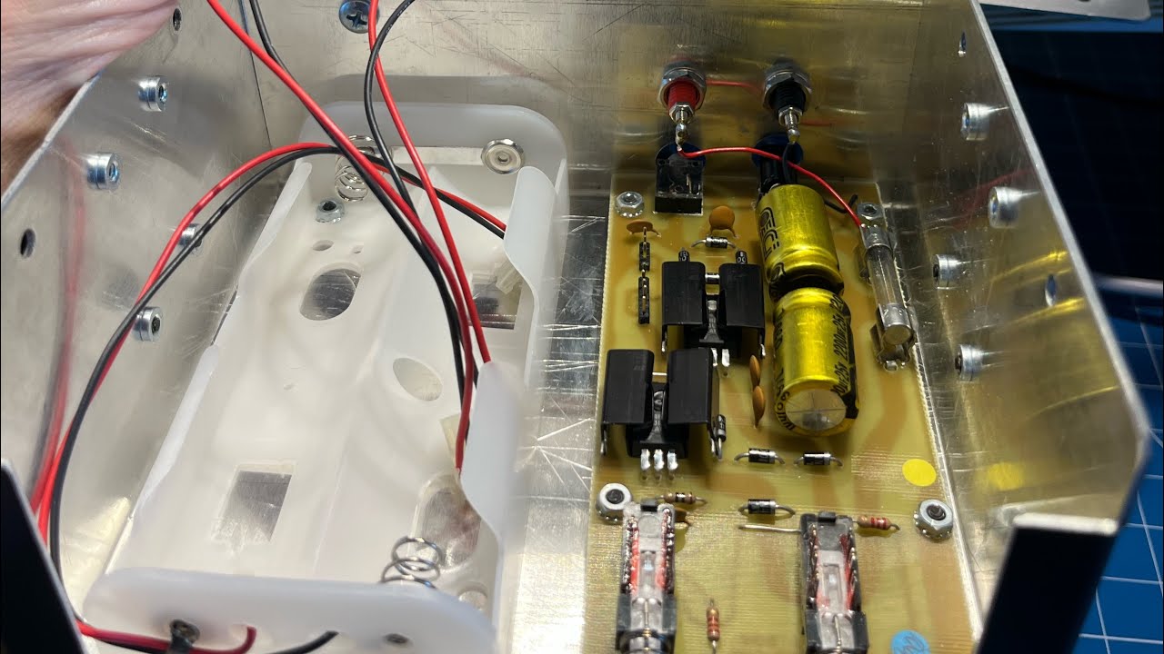 One more look inside… MFJ-4114 Power Unit - YouTube