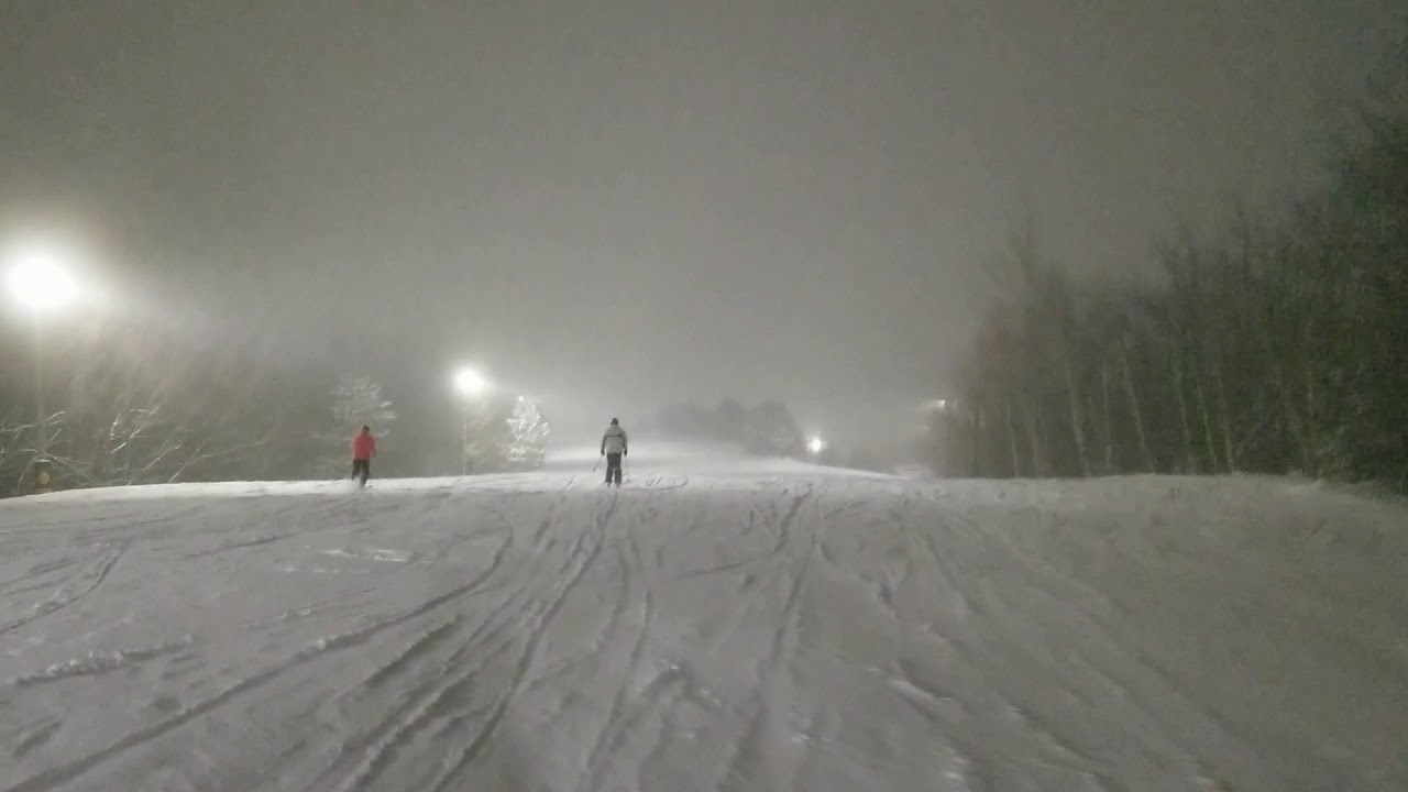 Blue Mountain night skiing - YouTube