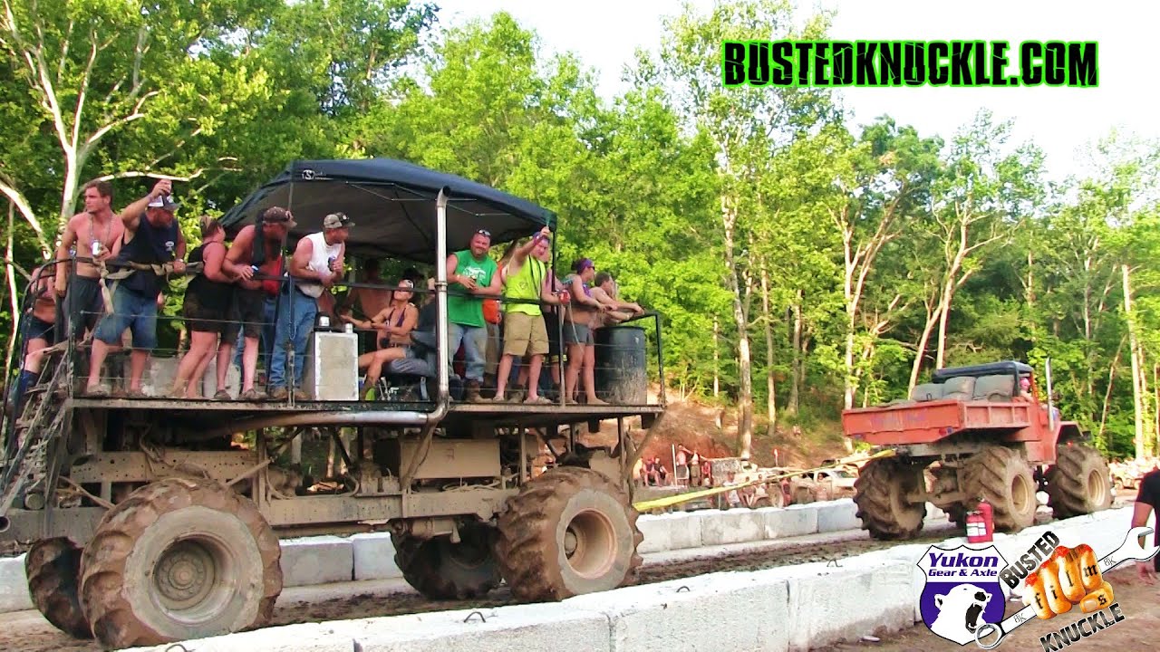 SWAMP BUGGY DOMINATES TUG OF WAR - YouTube
