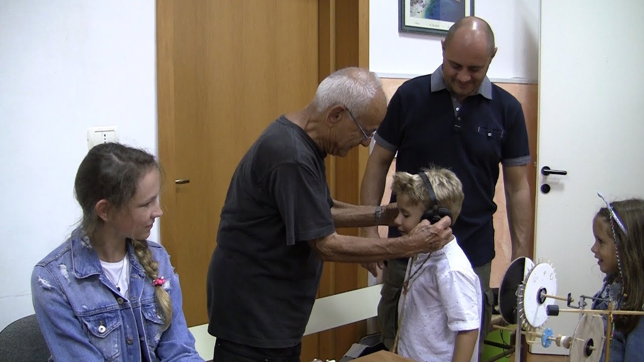 Angelo Olivieri 2018: orologio medioevale, radio di Marconi, bobina di ...