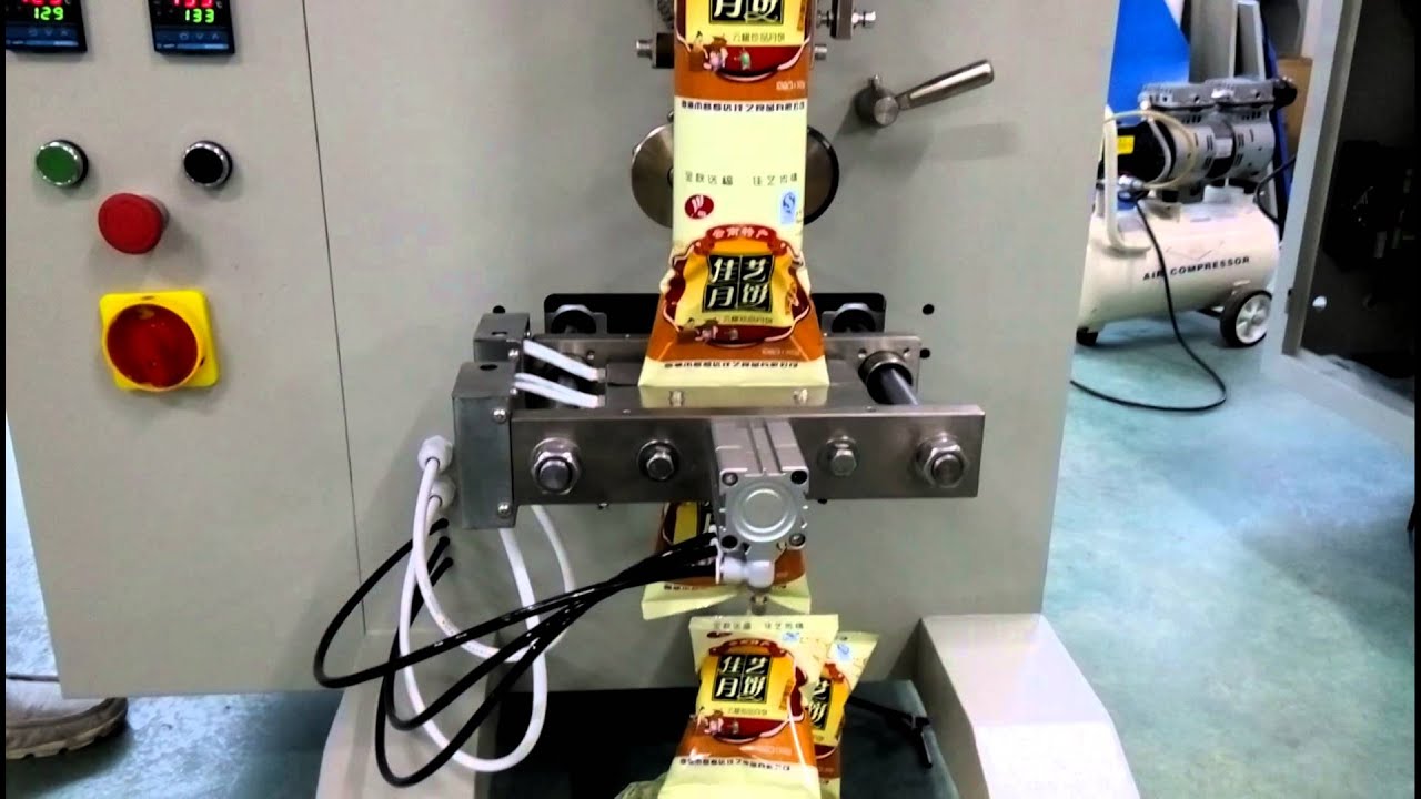LD-320B semi-automatic packaging machine for banana chips - YouTube