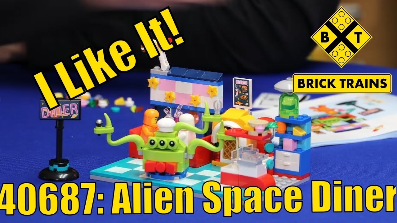 Building The Alien Diner GWP from LEGO - YouTube