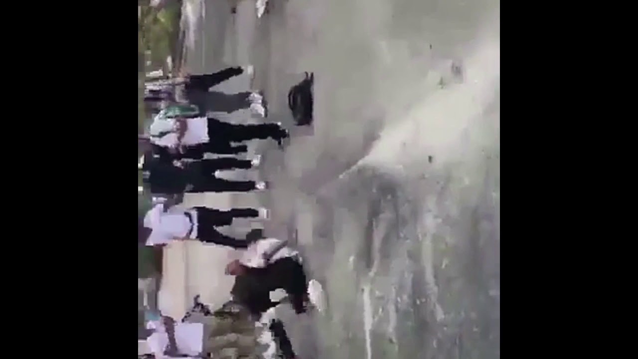 White boys fight for last piece of chicken - YouTube